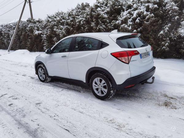 Balts Honda HR-V 2016 Kauņa, ar dzinēja tilpumu 1.50 L un nobraukumu 87 tūkst. km par 6900 €, foto 3 vietnē AUTOMOTO.COM.LV