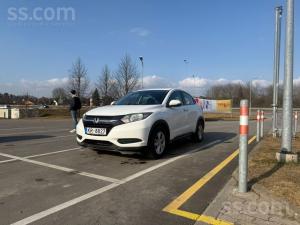 Balts Honda HR-V 2016 Ogre, ar dzinēja tilpumu 1.50 L un nobraukumu 159 tūkst. km par 9500 €, foto 2 vietnē AUTOMOTO.COM.LV