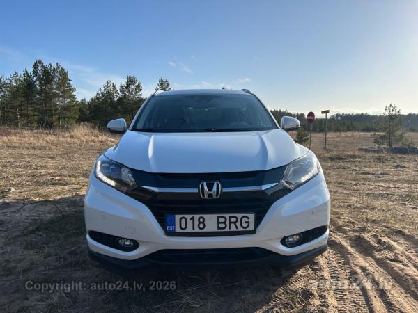 White Honda HR-V 2016 in Tallinn, with an engine capacity of 1.60 L and mileage of 156 thousand km for 16000 €, photo 3 on AUTOMOTO.COM.LV