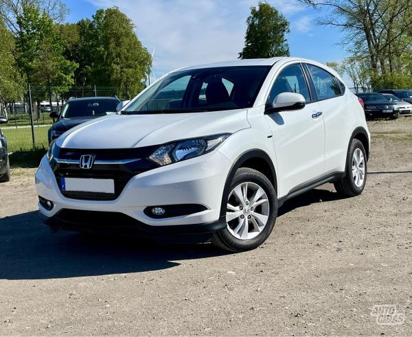 White Honda HR-V 2016 in Klaipeda, with an engine capacity of 1.50 L and mileage of 87 thousand km for 11500 €, photo 2 on AUTOMOTO.COM.LV