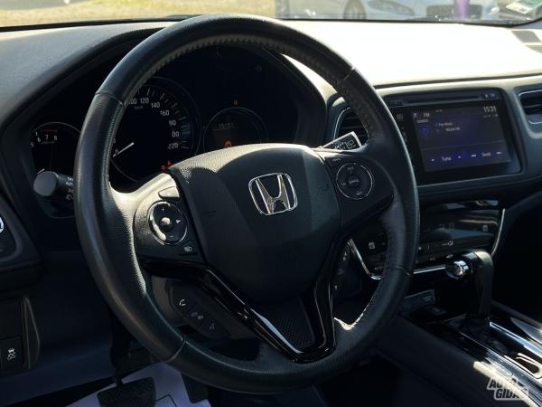 White Honda HR-V 2016 in Klaipeda, with an engine capacity of 1.50 L and mileage of 87 thousand km for 11500 €, photo 8 on AUTOMOTO.COM.LV