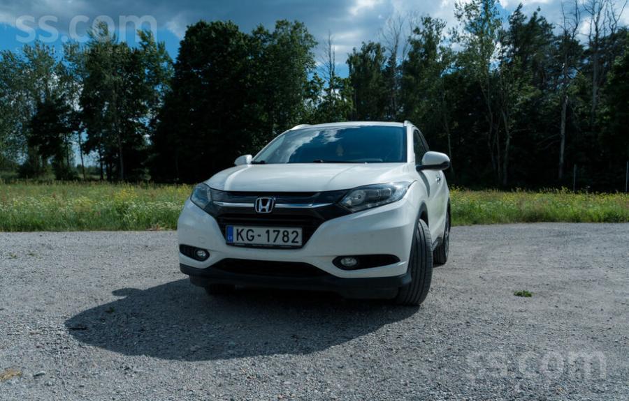 Balts Honda HR-V 2016 Rīga, ar dzinēja tilpumu 1.60 L un nobraukumu 223 tūkst. km par 9200 €, foto 1 vietnē AUTOMOTO.COM.LV