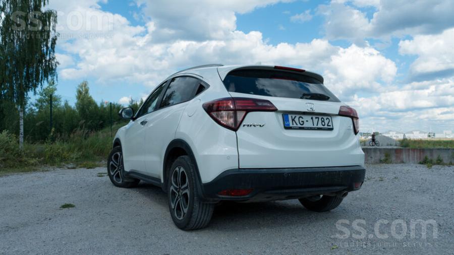 Balts Honda HR-V 2016 Rīga, ar dzinēja tilpumu 1.60 L un nobraukumu 223 tūkst. km par 9200 €, foto 5 vietnē AUTOMOTO.COM.LV