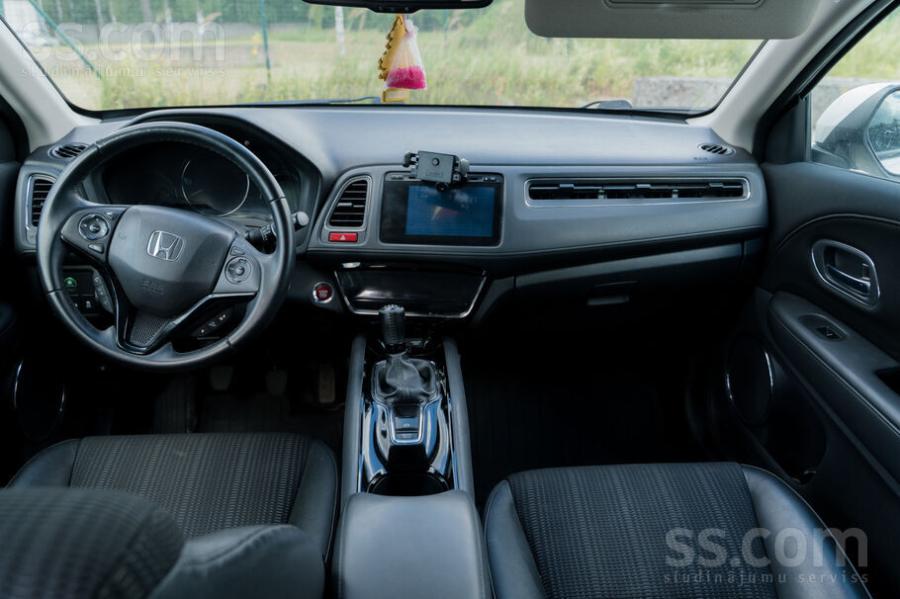 Balts Honda HR-V 2016 Rīga, ar dzinēja tilpumu 1.60 L un nobraukumu 223 tūkst. km par 9200 €, foto 6 vietnē AUTOMOTO.COM.LV
