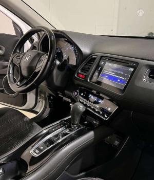 Balts Honda HR-V 2017 Klaipėda, ar dzinēja tilpumu 1.50 L un nobraukumu 157 tūkst. km par 13999 €, foto 3 vietnē AUTOMOTO.COM.LV