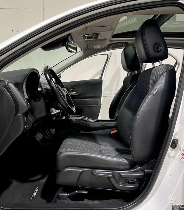 Balts Honda HR-V 2017 Klaipėda, ar dzinēja tilpumu 1.50 L un nobraukumu 157 tūkst. km par 13999 €, foto 5 vietnē AUTOMOTO.COM.LV