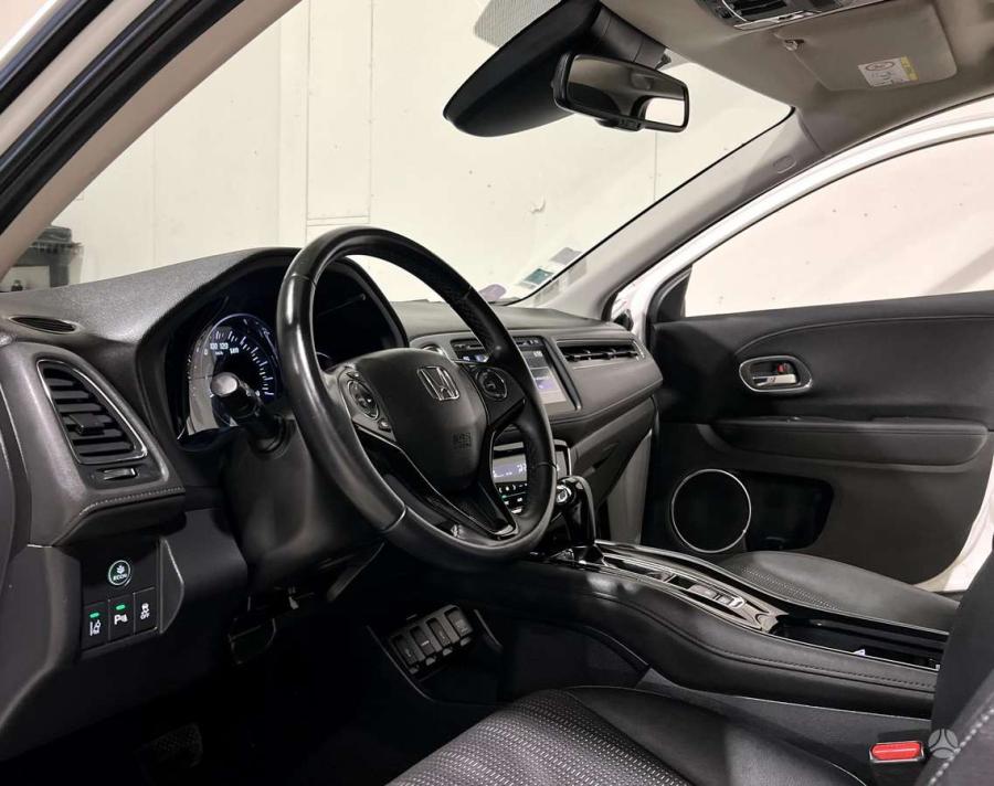 Balts Honda HR-V 2017 Klaipėda, ar dzinēja tilpumu 1.50 L un nobraukumu 157 tūkst. km par 13999 €, foto 6 vietnē AUTOMOTO.COM.LV
