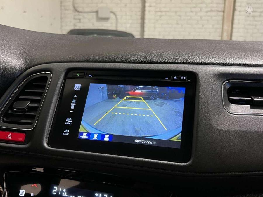 White Honda HR-V 2017 in Klaipeda, with an engine capacity of 1.50 L and mileage of 157 thousand km for 13999 €, photo 21 on AUTOMOTO.COM.LV
