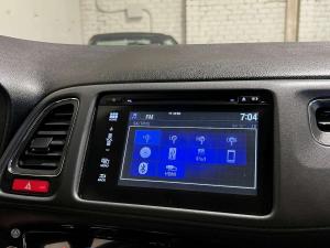 White Honda HR-V 2017 in Klaipeda, with an engine capacity of 1.50 L and mileage of 157 thousand km for 13999 €, photo 22 on AUTOMOTO.COM.LV