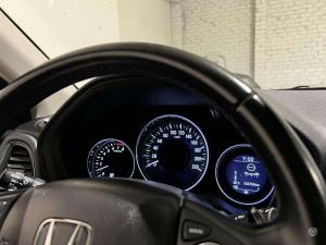 White Honda HR-V 2017 in Klaipeda, with an engine capacity of 1.50 L and mileage of 157 thousand km for 13999 €, photo 27 on AUTOMOTO.COM.LV