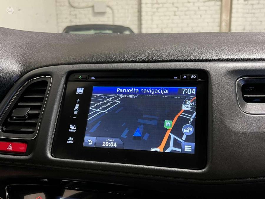 White Honda HR-V 2017 in Klaipeda, with an engine capacity of 1.50 L and mileage of 157 thousand km for 13999 €, photo 38 on AUTOMOTO.COM.LV