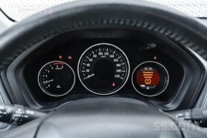 White Honda HR-V 2017 in Riga, with an engine capacity of 1.60 L and mileage of 102 thousand km for 10300 €, photo 13 on AUTOMOTO.COM.LV