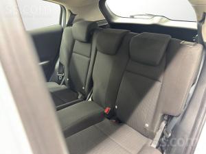 White Honda HR-V 2018 in Riga, with an engine capacity of 1.60 L and mileage of 118 thousand km for 11490 €, photo 14 on AUTOMOTO.COM.LV