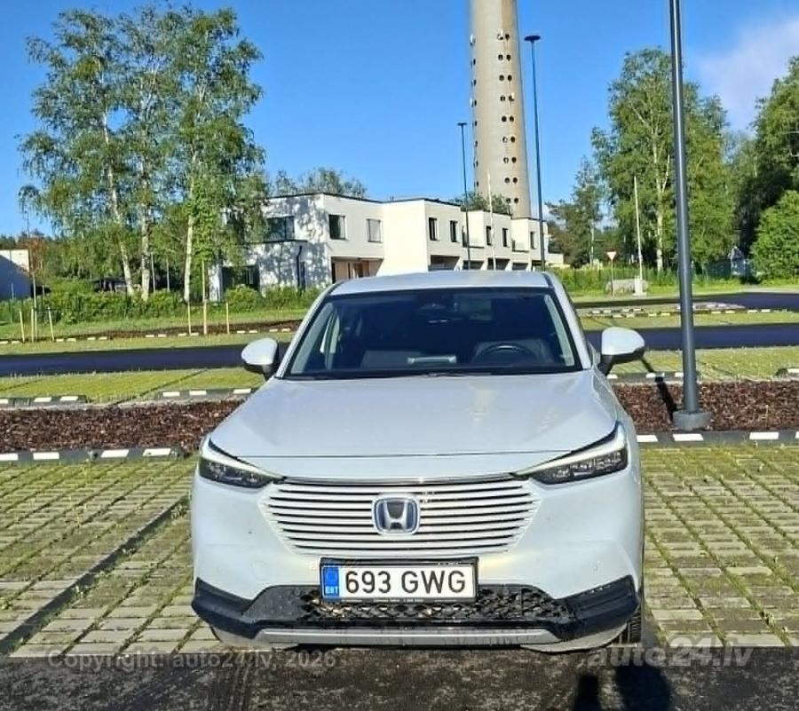 Белый Хонда ХРВ 2022 в Таллин, объемом двигателя 1.50 л и пробегом 75 тыс. км за 25000 €, фото 1 на AUTOMOTO.COM.LV