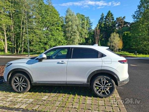 Balts Honda HR-V 2022 Tallina, ar dzinēja tilpumu 1.50 L un nobraukumu 75 tūkst. km par 25000 €, foto 2 vietnē AUTOMOTO.COM.LV