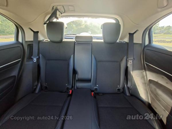Balts Honda HR-V 2022 Tallina, ar dzinēja tilpumu 1.50 L un nobraukumu 75 tūkst. km par 25000 €, foto 8 vietnē AUTOMOTO.COM.LV
