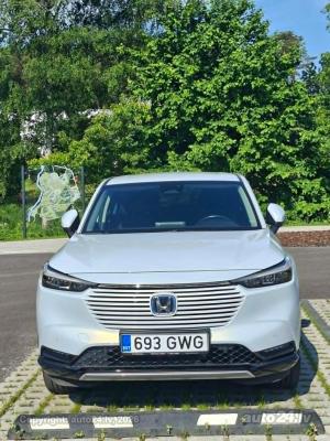 Balts Honda HR-V 2022 Tallina, ar dzinēja tilpumu 1.50 L un nobraukumu 76 tūkst. km par 21900 €, foto  vietnē AUTOMOTO.COM.LV