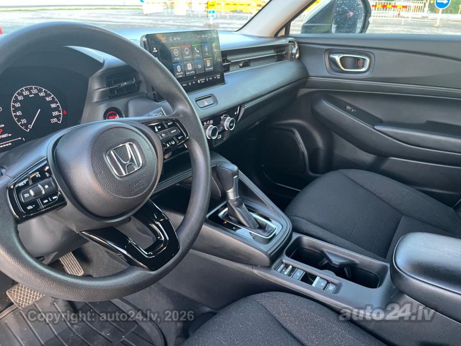 White Honda HR-V 2022 in Tallinn, with an engine capacity of 1.50 L and mileage of 75 thousand km for 20500 €, photo 5 on AUTOMOTO.COM.LV