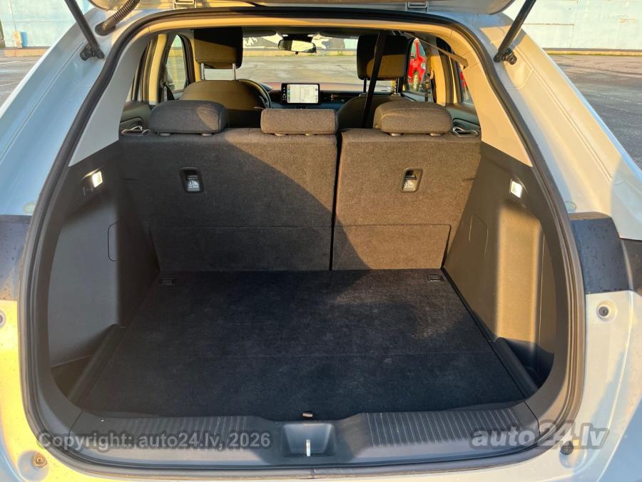 White Honda HR-V 2022 in Tallinn, with an engine capacity of 1.50 L and mileage of 75 thousand km for 20500 €, photo 10 on AUTOMOTO.COM.LV