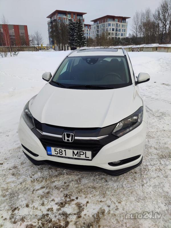 Balts Honda HR-V 2015 Tallina, ar dzinēja tilpumu 1.50 L un nobraukumu 127 tūkst. km par 12900 €, foto 2 vietnē AUTOMOTO.COM.LV