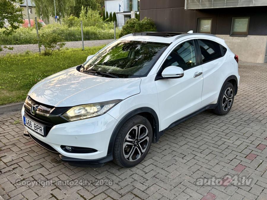 White Honda HR-V 2015 in Tartu, with an engine capacity of 1.50 L and mileage of 103 thousand km for 11400 €, photo 1 on AUTOMOTO.COM.LV