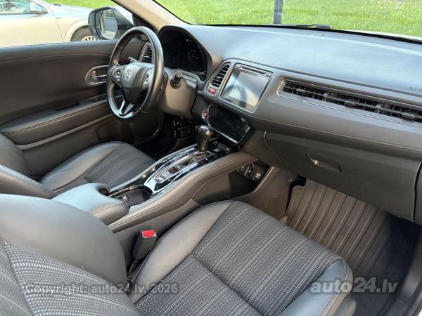 Balts Honda HR-V 2015 Tartu, ar dzinēja tilpumu 1.50 L un nobraukumu 103 tūkst. km par 11400 €, foto 4 vietnē AUTOMOTO.COM.LV
