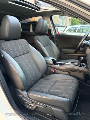 White Honda HR-V 2015 in Tartu, with an engine capacity of 1.50 L and mileage of 103 thousand km for 11400 €, photo 7 on AUTOMOTO.COM.LV