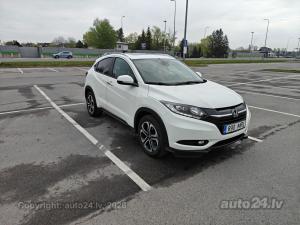 White Honda HR-V 2017 in Tallinn, with an engine capacity of 1.50 L and mileage of 79 thousand km for 14900 €, photo  on AUTOMOTO.COM.LV