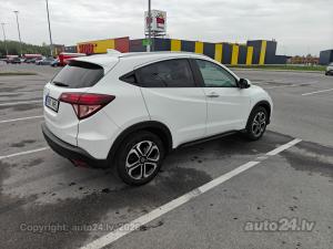 White Honda HR-V 2017 in Tallinn, with an engine capacity of 1.50 L and mileage of 79 thousand km for 14900 €, photo 6 on AUTOMOTO.COM.LV