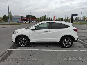 White Honda HR-V 2017 in Tallinn, with an engine capacity of 1.50 L and mileage of 79 thousand km for 14900 €, photo 9 on AUTOMOTO.COM.LV