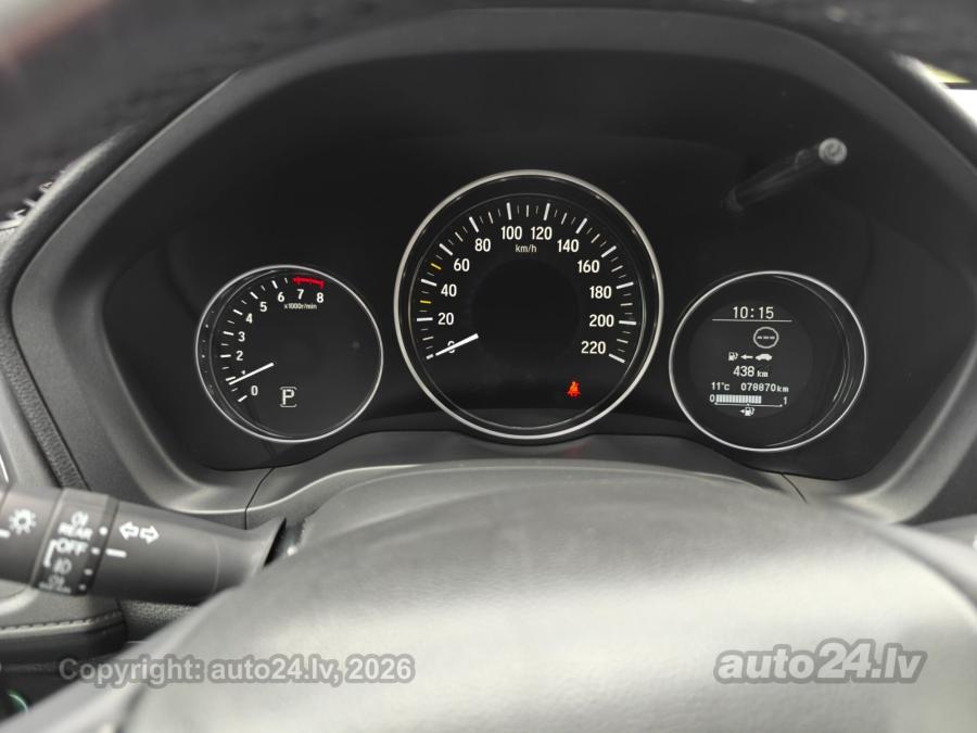 White Honda HR-V 2017 in Tallinn, with an engine capacity of 1.50 L and mileage of 79 thousand km for 14900 €, photo 10 on AUTOMOTO.COM.LV