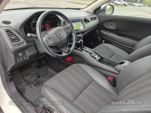 White Honda HR-V 2017 in Tallinn, with an engine capacity of 1.50 L and mileage of 79 thousand km for 14900 €, photo 12 on AUTOMOTO.COM.LV