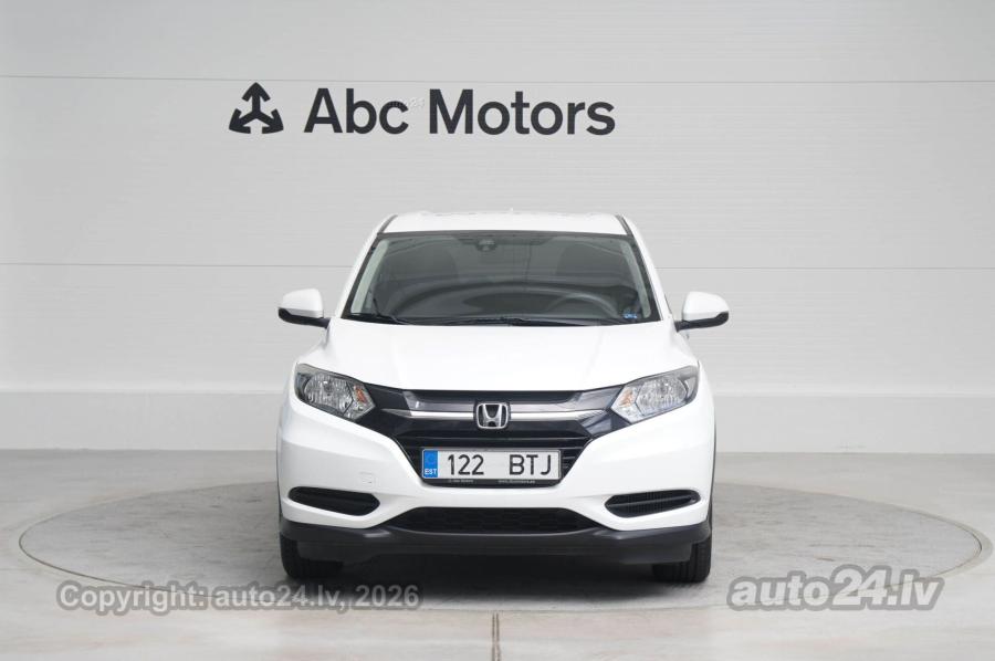 Balts Honda HR-V 2017 Tallina, ar dzinēja tilpumu 1.50 L un nobraukumu 228 tūkst. km par 9900 €, foto 3 vietnē AUTOMOTO.COM.LV