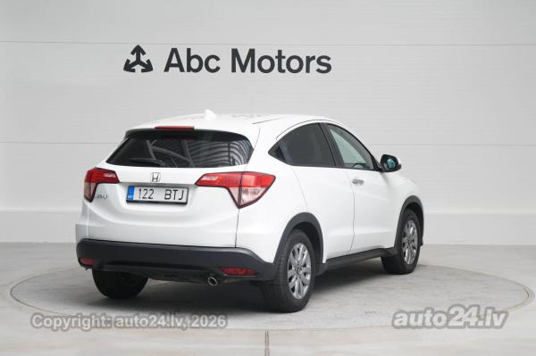 Balts Honda HR-V 2017 Tallina, ar dzinēja tilpumu 1.50 L un nobraukumu 228 tūkst. km par 9900 €, foto 4 vietnē AUTOMOTO.COM.LV