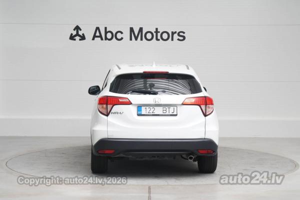 Balts Honda HR-V 2017 Tallina, ar dzinēja tilpumu 1.50 L un nobraukumu 228 tūkst. km par 9900 €, foto 5 vietnē AUTOMOTO.COM.LV