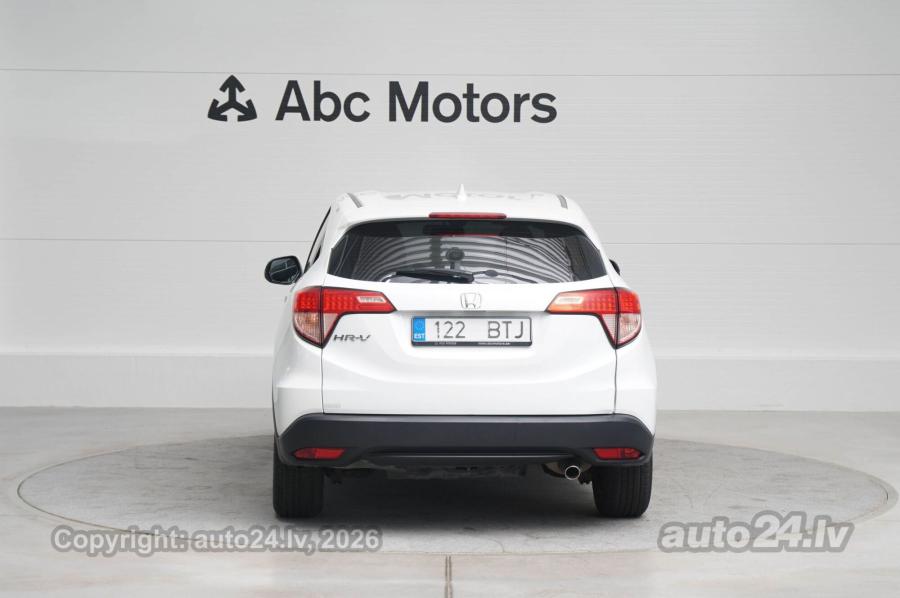 Balts Honda HR-V 2017 Tallina, ar dzinēja tilpumu 1.50 L un nobraukumu 228 tūkst. km par 9900 €, foto 6 vietnē AUTOMOTO.COM.LV