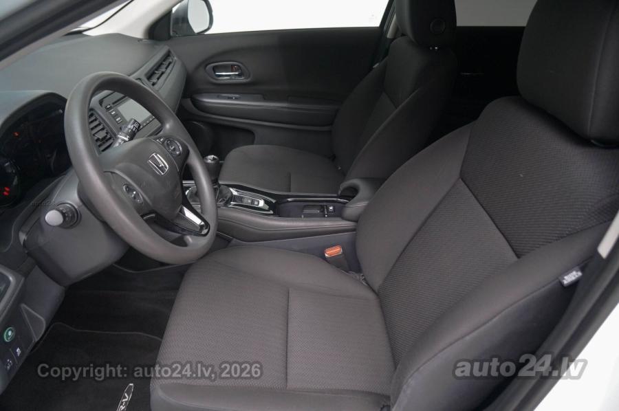 Balts Honda HR-V 2017 Tallina, ar dzinēja tilpumu 1.50 L un nobraukumu 228 tūkst. km par 9900 €, foto 8 vietnē AUTOMOTO.COM.LV