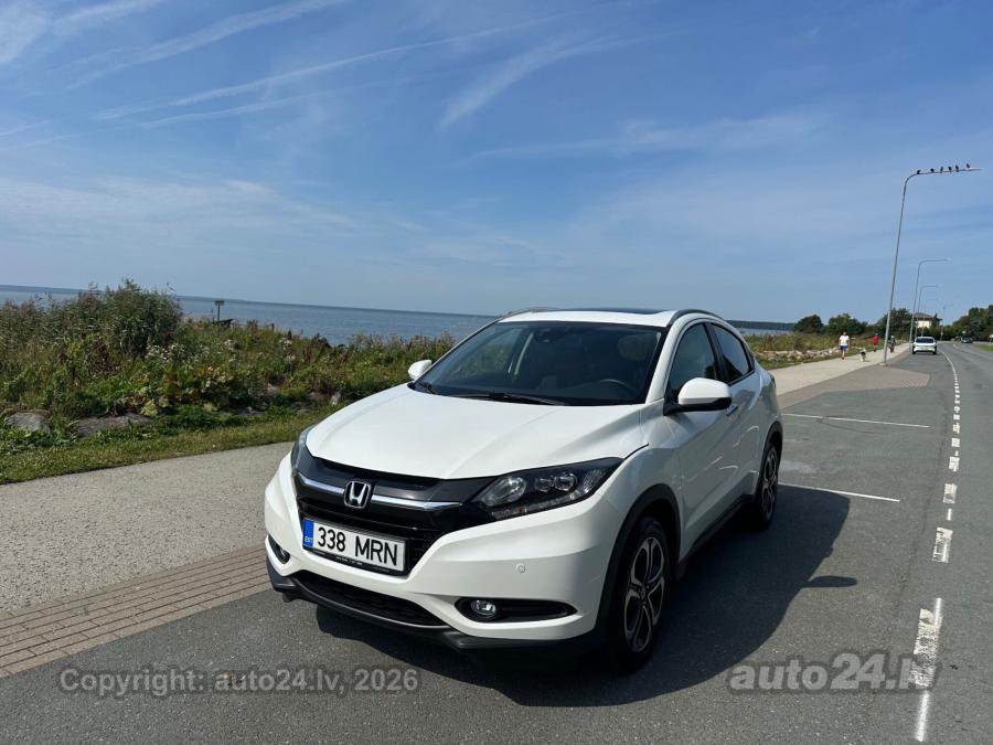 White Honda HR-V 2017 in Tallinn, with an engine capacity of 1.50 L and mileage of 107 thousand km for 14000 €, photo 1 on AUTOMOTO.COM.LV