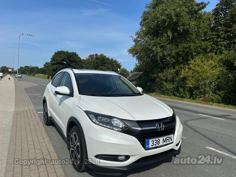White Honda HR-V 2017 in Tallinn, with an engine capacity of 1.50 L and mileage of 107 thousand km for 14000 €, photo 4 on AUTOMOTO.COM.LV