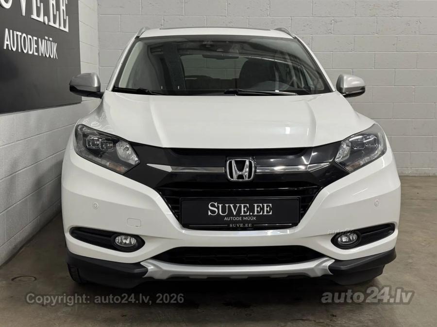 White Honda HR-V 2018 in Tallinn, with an engine capacity of 1.50 L and mileage of 78 thousand km for 14995 €, photo 4 on AUTOMOTO.COM.LV
