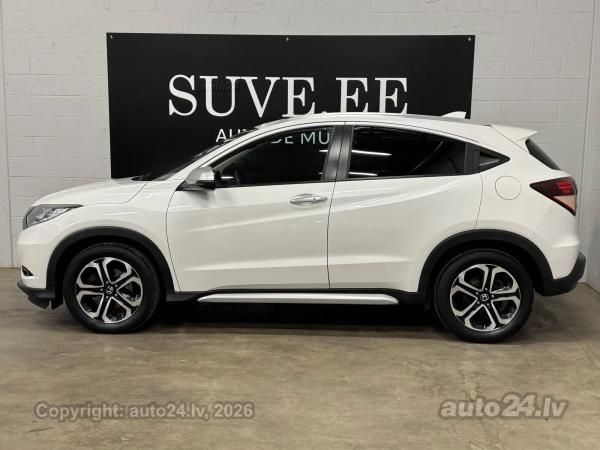 White Honda HR-V 2018 in Tallinn, with an engine capacity of 1.50 L and mileage of 78 thousand km for 14995 €, photo 4 on AUTOMOTO.COM.LV