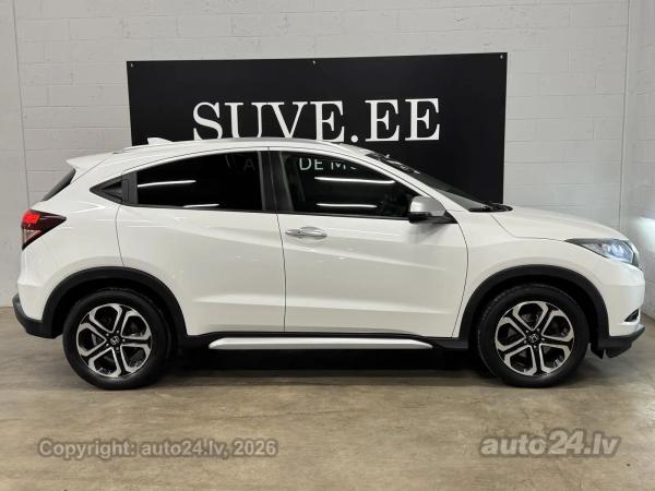 White Honda HR-V 2018 in Tallinn, with an engine capacity of 1.50 L and mileage of 78 thousand km for 14995 €, photo 6 on AUTOMOTO.COM.LV