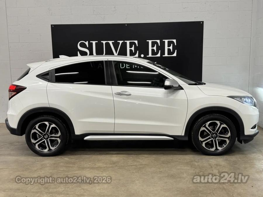 White Honda HR-V 2018 in Tallinn, with an engine capacity of 1.50 L and mileage of 78 thousand km for 14995 €, photo 7 on AUTOMOTO.COM.LV