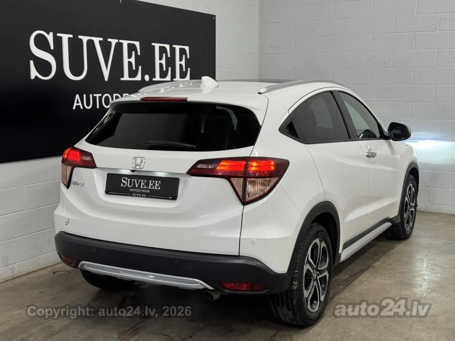 White Honda HR-V 2018 in Tallinn, with an engine capacity of 1.50 L and mileage of 78 thousand km for 14995 €, photo 8 on AUTOMOTO.COM.LV