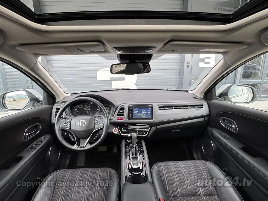 White Honda HR-V 2018 in Tallinn, with an engine capacity of 1.50 L and mileage of 78 thousand km for 14995 €, photo 20 on AUTOMOTO.COM.LV