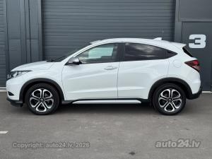White Honda HR-V 2018 in Tallinn, with an engine capacity of 1.50 L and mileage of 78 thousand km for 14995 €, photo 29 on AUTOMOTO.COM.LV