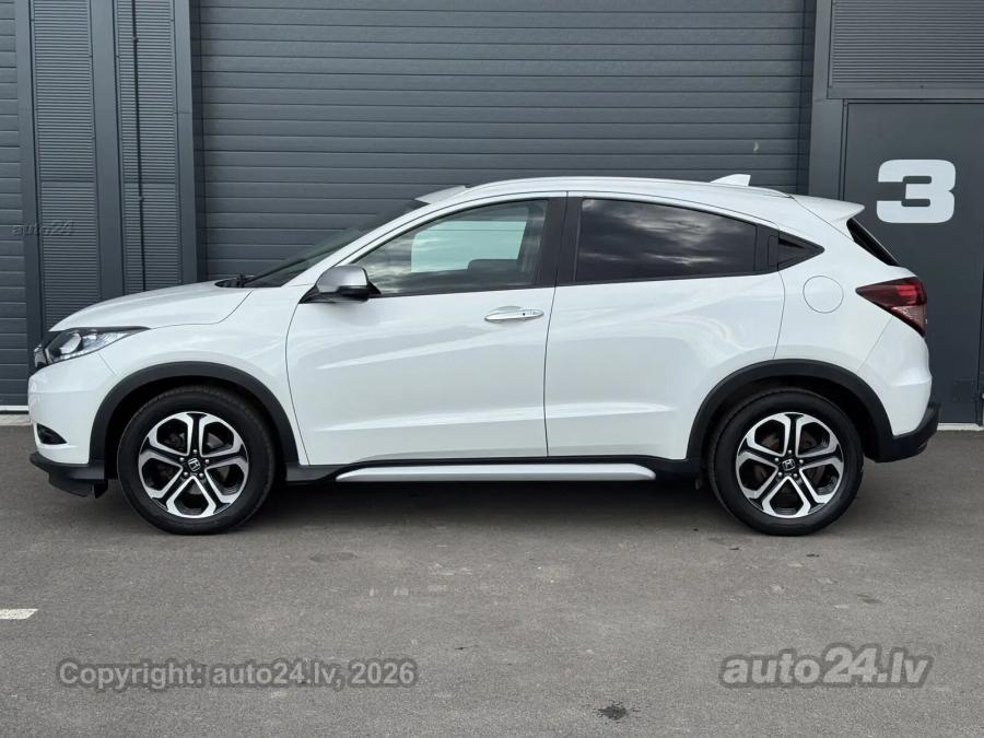 White Honda HR-V 2018 in Tallinn, with an engine capacity of 1.50 L and mileage of 78 thousand km for 14995 €, photo 29 on AUTOMOTO.COM.LV