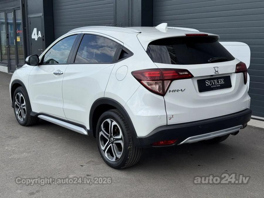 White Honda HR-V 2018 in Tallinn, with an engine capacity of 1.50 L and mileage of 78 thousand km for 14995 €, photo 30 on AUTOMOTO.COM.LV