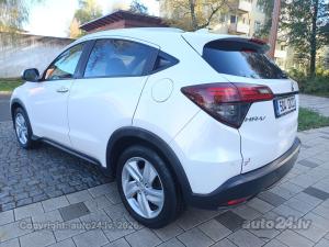 White Honda HR-V 2019 in Tallinn, with an engine capacity of 1.50 L and mileage of 160 thousand km for 18900 €, photo 4 on AUTOMOTO.COM.LV