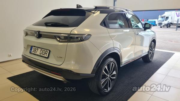 White Honda HR-V 2023 in Tartu, with an engine capacity of 1.50 L and mileage of 99 thousand km for 24900 €, photo 4 on AUTOMOTO.COM.LV